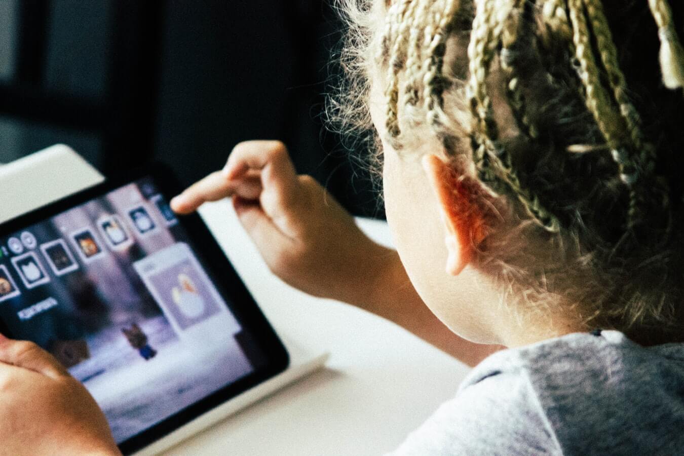 Phone Usage Statistics: Which Apps Do Kids Spend Time On and How to ...