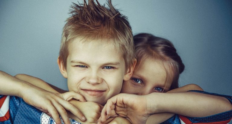 Child Jealous of Parents' Affection: How to Deal? | Findmykids