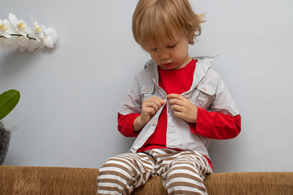How to Teach the Child to Get Dressed On Their Own? What to Do if the ...