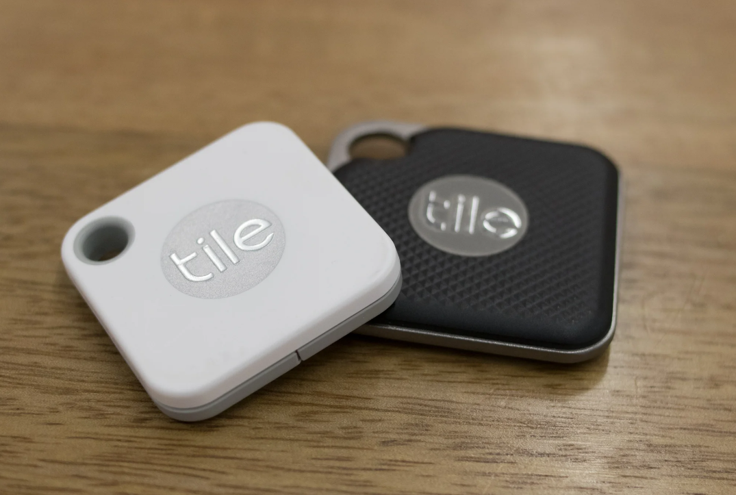 15 Best Smallest GPS Tracker Devices [2024 Comparsion] | FindMyKids