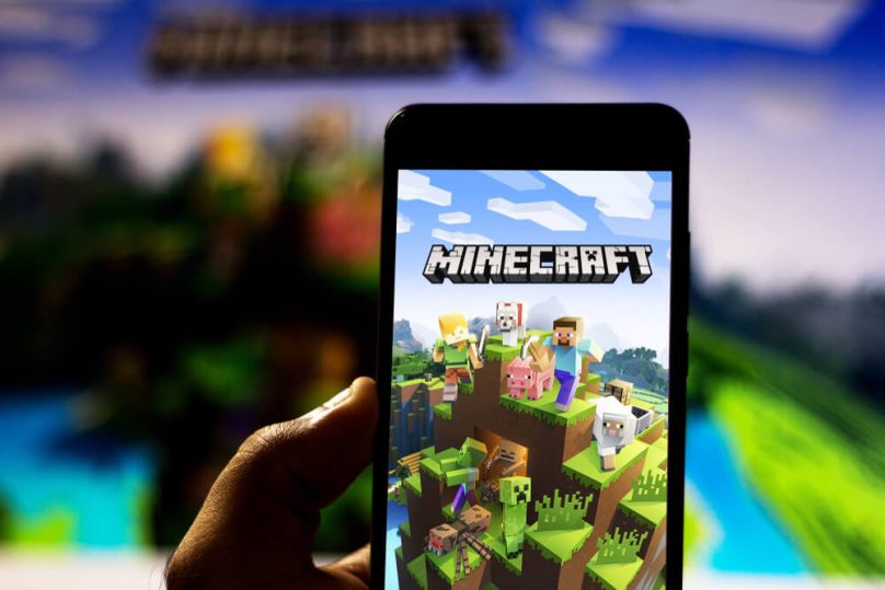 Is Minecraft Safe for Kids? Good & Bad Facts for Parents | Findmykids