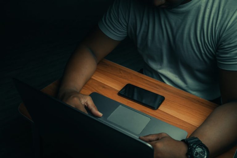 Pedophile Warning Signs: How to Identify a Сhild Predator | Findmykids