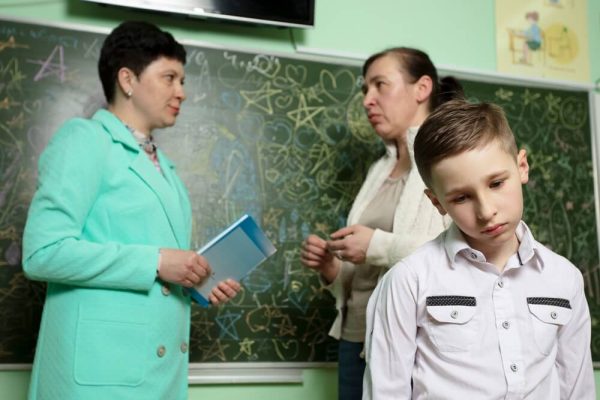 How to Deal with a Child Misbehaving at School: Tips for Teachers ...