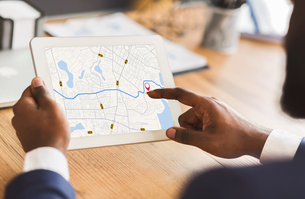 How Do GPS Trackers Work: Devices, System Explanation | Findmykids