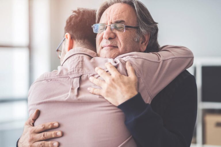 Empty Nest Syndrome: Stages, Symptoms, How to Cope with It | Findmykids