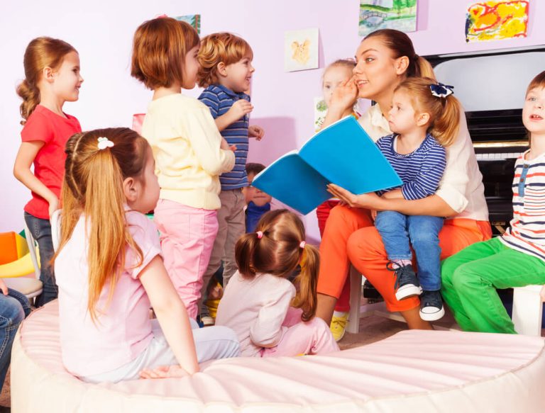 What Kids Learn in Kindergarten: Goals & Essential Milestones | Findmykids