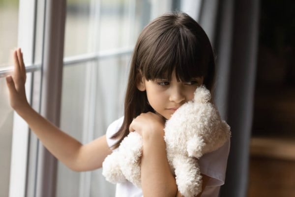 The Glass Child: Meaning, Symptoms, Causes, and Management | Findmykids