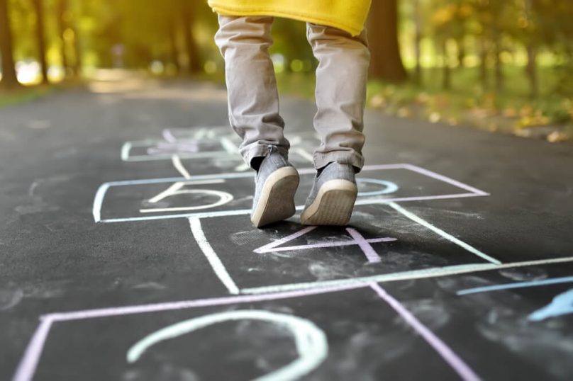 How to Play Hopscotch: Rules, Layouts, and Creative Ideas | Findmykids