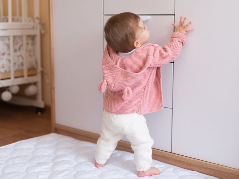 When Do Babies Start Walking? Signs, Stages of Baby Walking | Findmykids