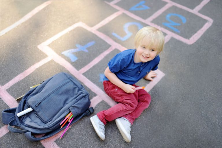 How to Play Hopscotch: Rules, Layouts, and Creative Ideas | Findmykids