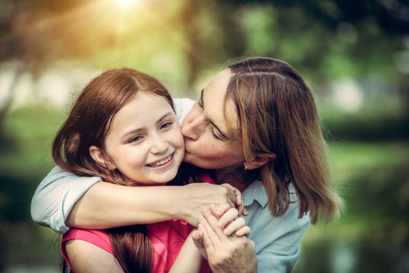 Beige Mom: Meaning, Origin, Pros, and Cons of the Sad Beige Mom Trend ...
