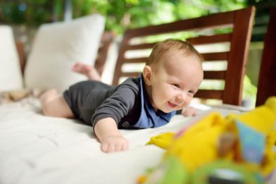 Tummy Time Chart By Age: How and When to Start Tummy Time With Your ...
