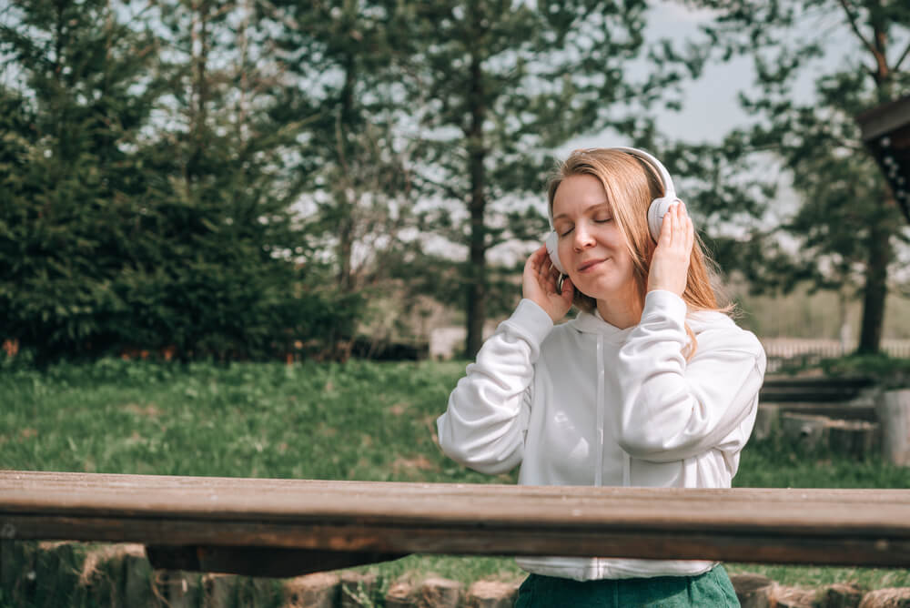 ASMR Meaning: Definition, Full Form, and Why This Videos Popular on ...