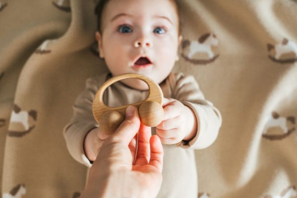 Beige Mom: Meaning, Origin, Pros, and Cons of the Sad Beige Mom Trend ...