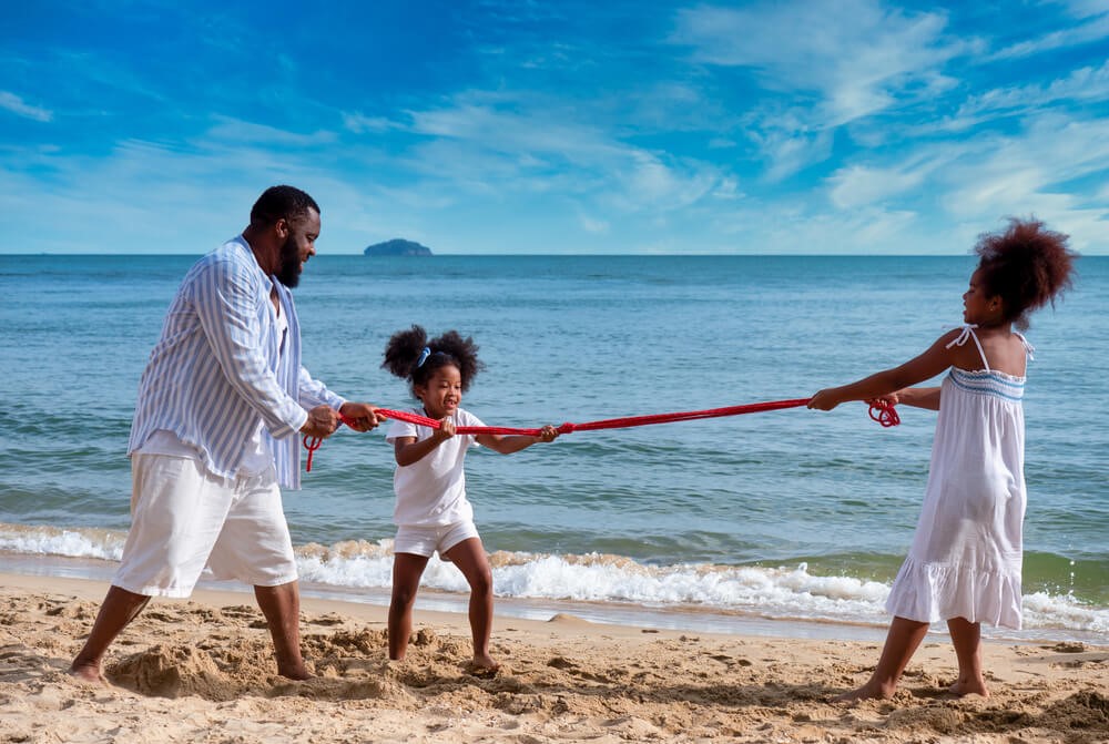 Beach Activities for Kids: How to Have Fun at the Beach with Kids ...