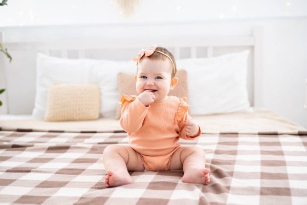Beige Mom: Meaning, Origin, Pros, and Cons of the Sad Beige Mom Trend ...