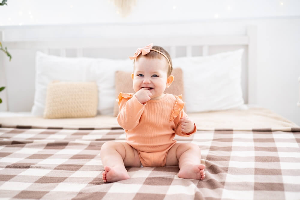 Beige Mom: Meaning, Origin, Pros, and Cons of the Sad Beige Mom Trend ...