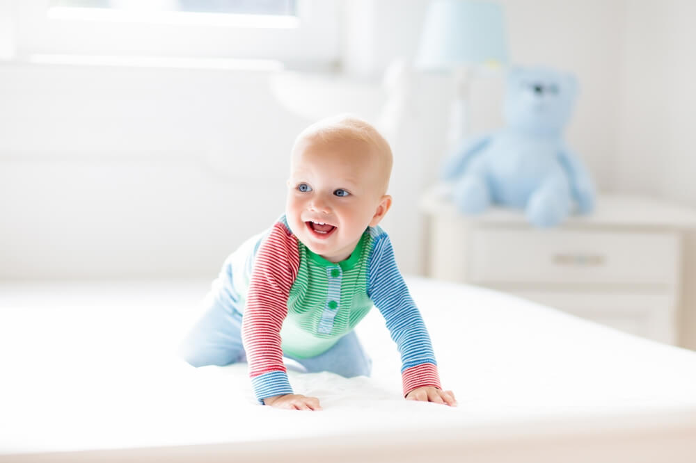 When Do Babies Start Crawling? Stages and Tips. Helping Your Baby Start Crawling | Findmykids