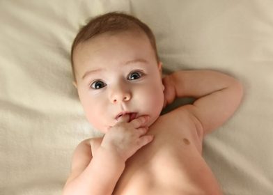 What Is a FOMO Baby? Meaning, Signs, and Real Solutions for Parents