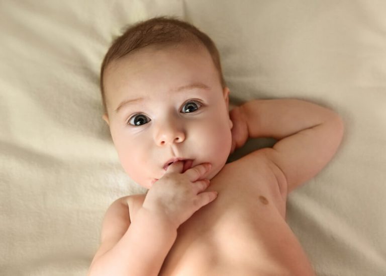 What Is a FOMO Baby? Meaning, Signs, and Real Solutions for Parents