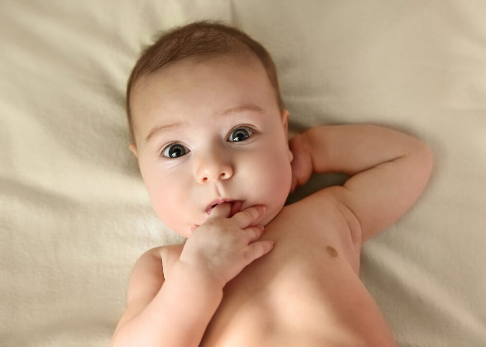 What Is a FOMO Baby? Meaning, Signs, and Real Solutions for Parents