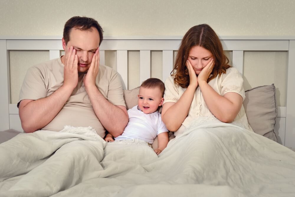 What Is a FOMO Baby? Meaning, Signs, and Real Solutions for Parents