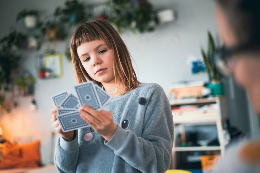 Card Games for Kids: Easy, Fun, and Family-Friendly | Findmykids