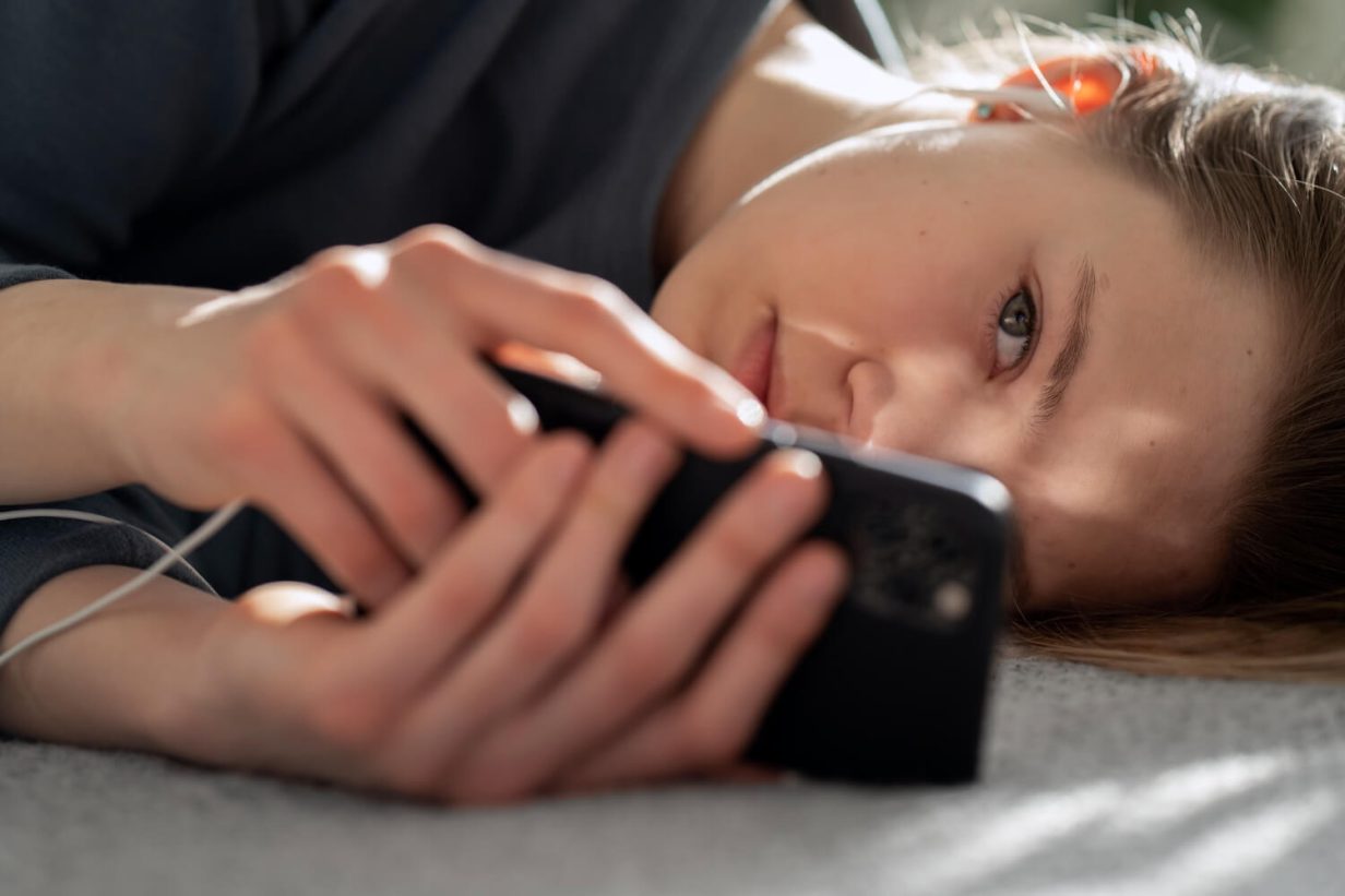 Nomophobia: Symptoms, Causes, and How to Overcome Phone Anxiety ...