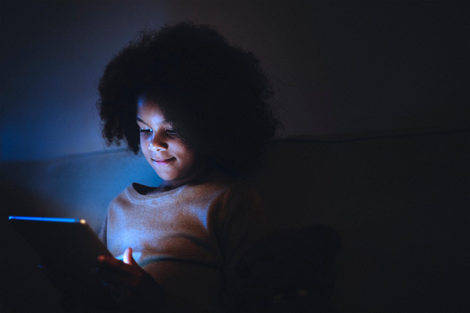 Average Screen Time for Adults and Kids: Daily Phone Use by Age ...